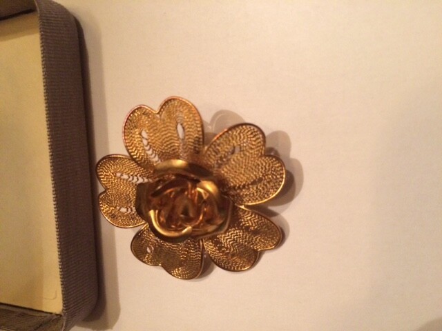 Vintage gold-tone flower pin with box, beautiful | eBay