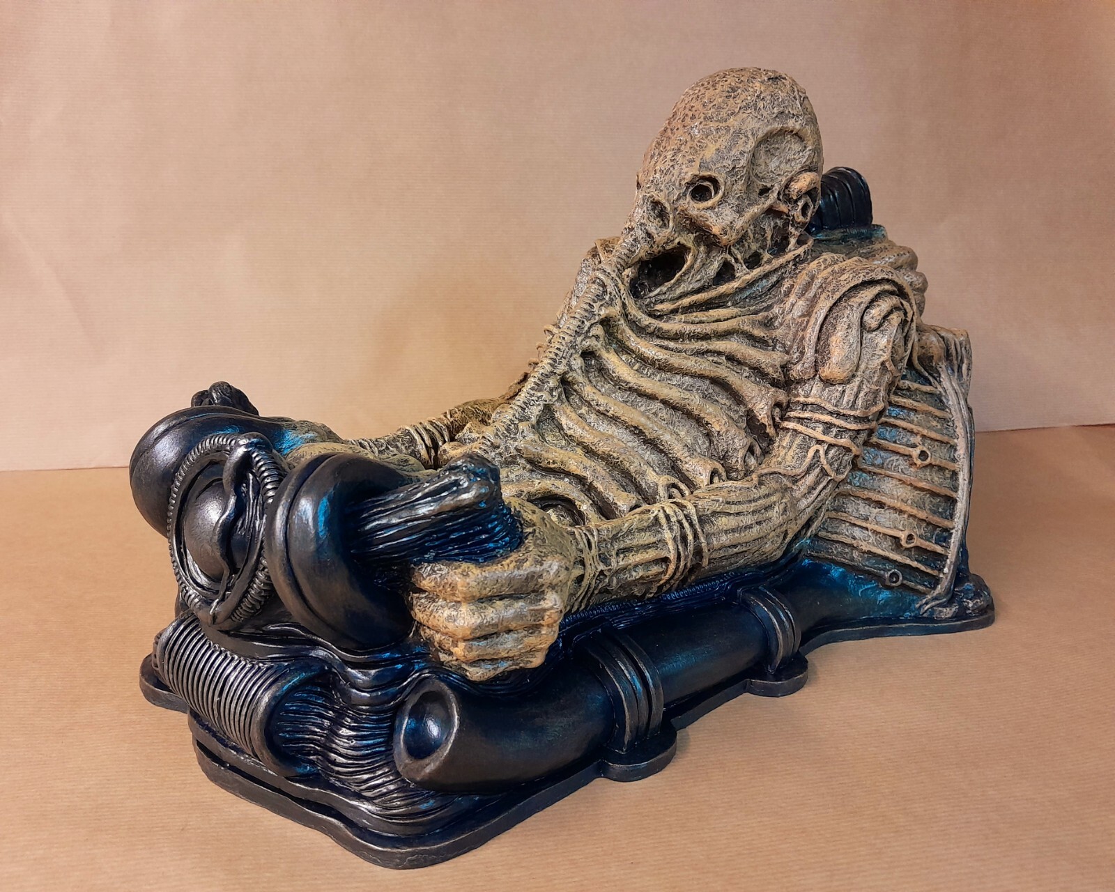 Alien Space Jockey - Alien Prometheus Statue Sculpture Figure Handmade ...