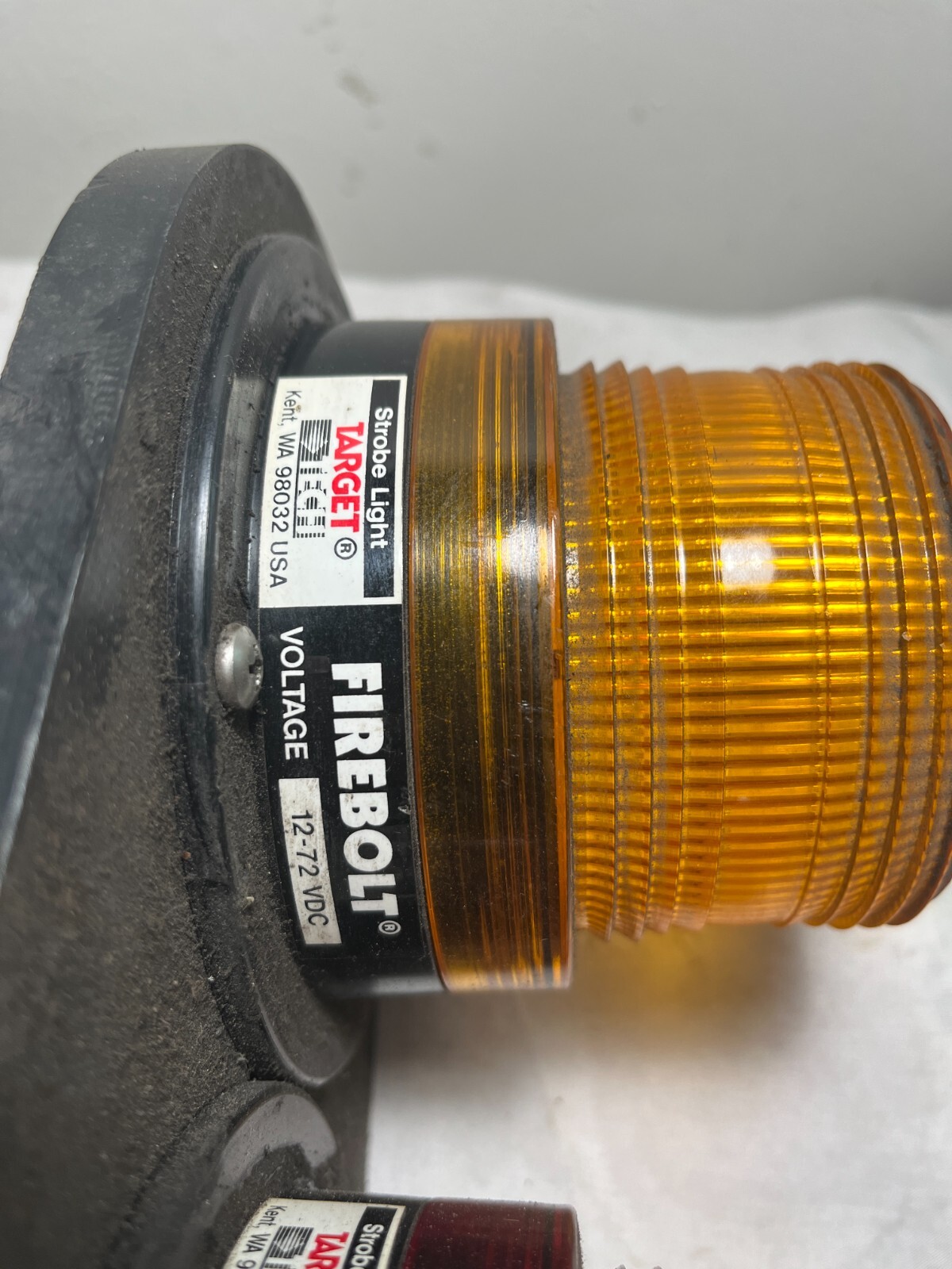 PAIR YELLOW/RED FIREBOLT STROBE LIGHT VOLTAGE 12-72 VDC WITH MTG. POLE ...