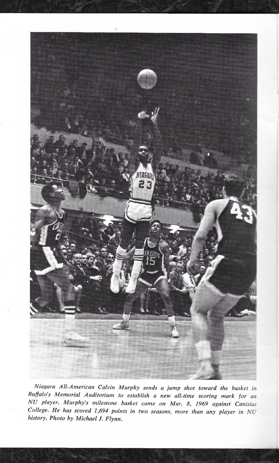 1969-70 NCAA Niagara Basketball Press/Media Guide HOFer Calvin Murphy ...