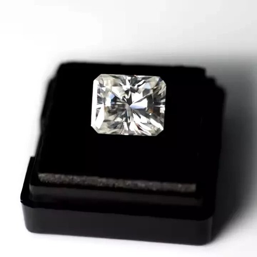 .90 Ct Natural White Diamond Radiant Cut VVS1 D Grade GDGL Certified ...