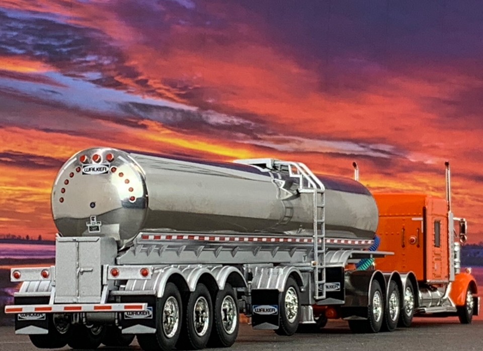 1/64 DCP KENWORTH W900L W/ 72" AEROCAB & WALKER QUAD AXLE MILK TANKER ...