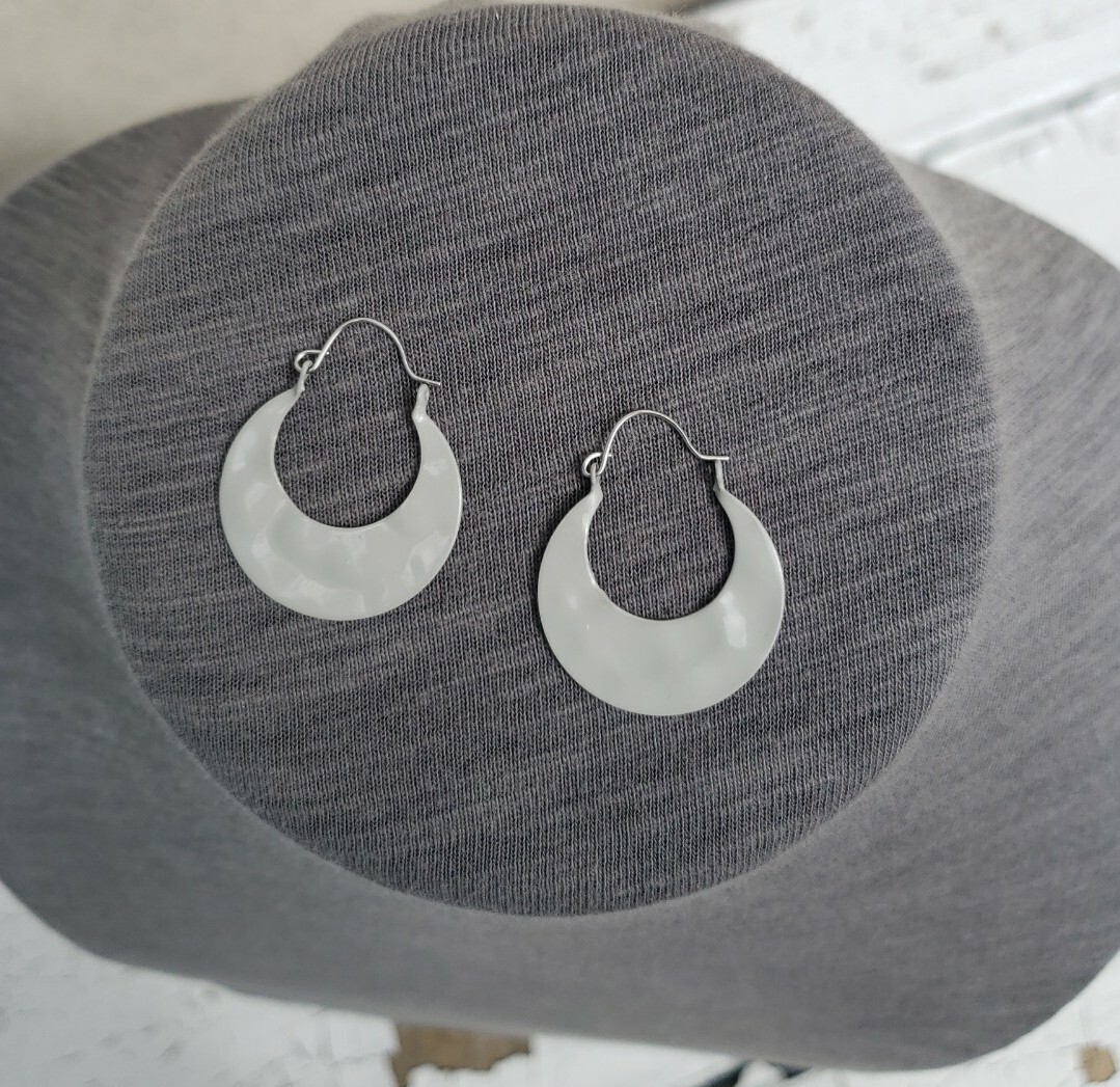 Vintage light gray Crescent Moon Shape Metal Peirced … - Gem