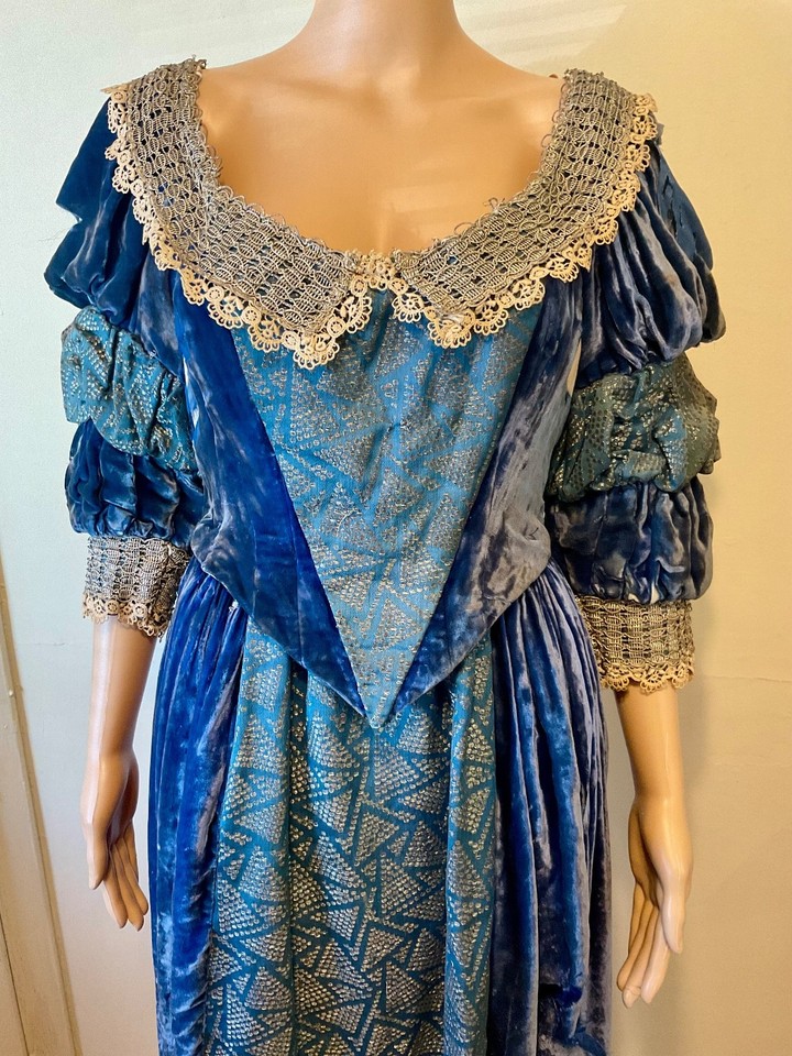 VINTAGE LADIES PERIOD GOWN MOVIE COSTUME FROM UNITED COSTUMERS INC ...