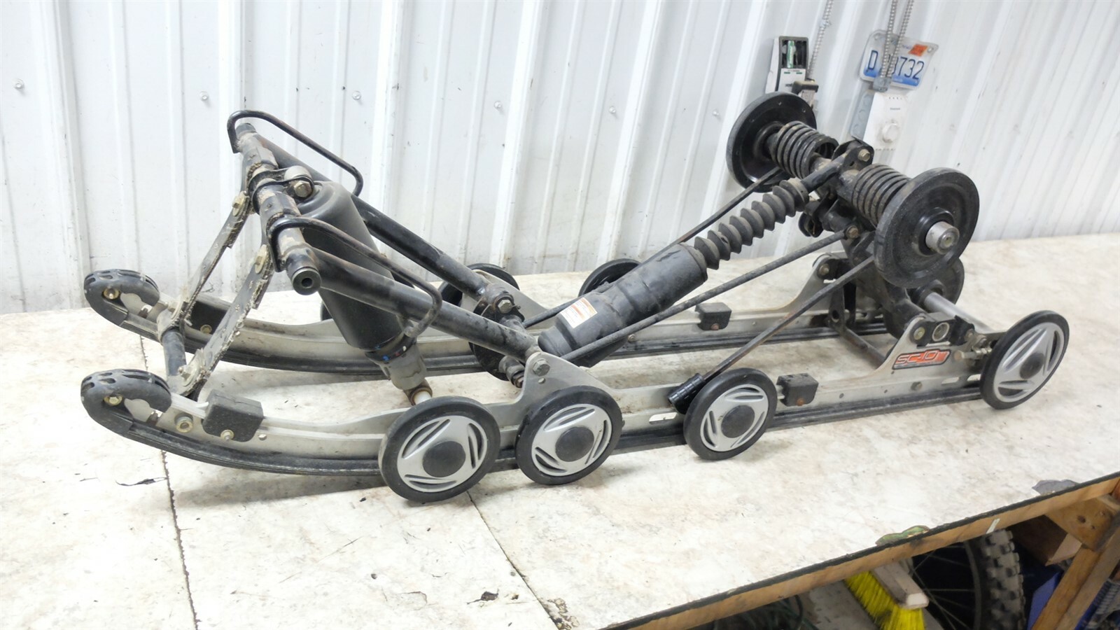 04 Ski Doo Legend 600 HO Snowmobile rear shocks suspension ...