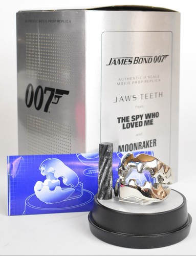 JAMES BOND 007 Factory Entertainment JAWS TEETH Film Prop signed by ...