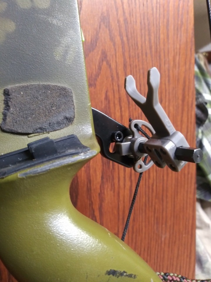 Allen Free-Glide Fall Away Arrow Rest Model #179 Quiet arrow release (T ...