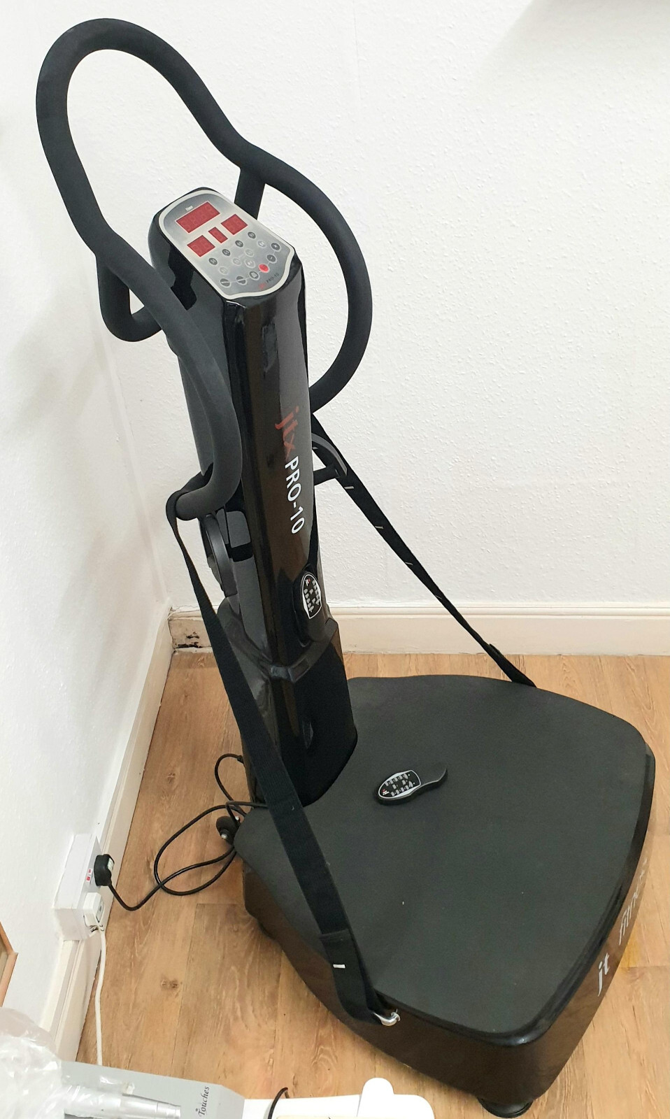 JTX VIBRO PLATE PRO10, used only twice, 2 remotes, perfect condition ...