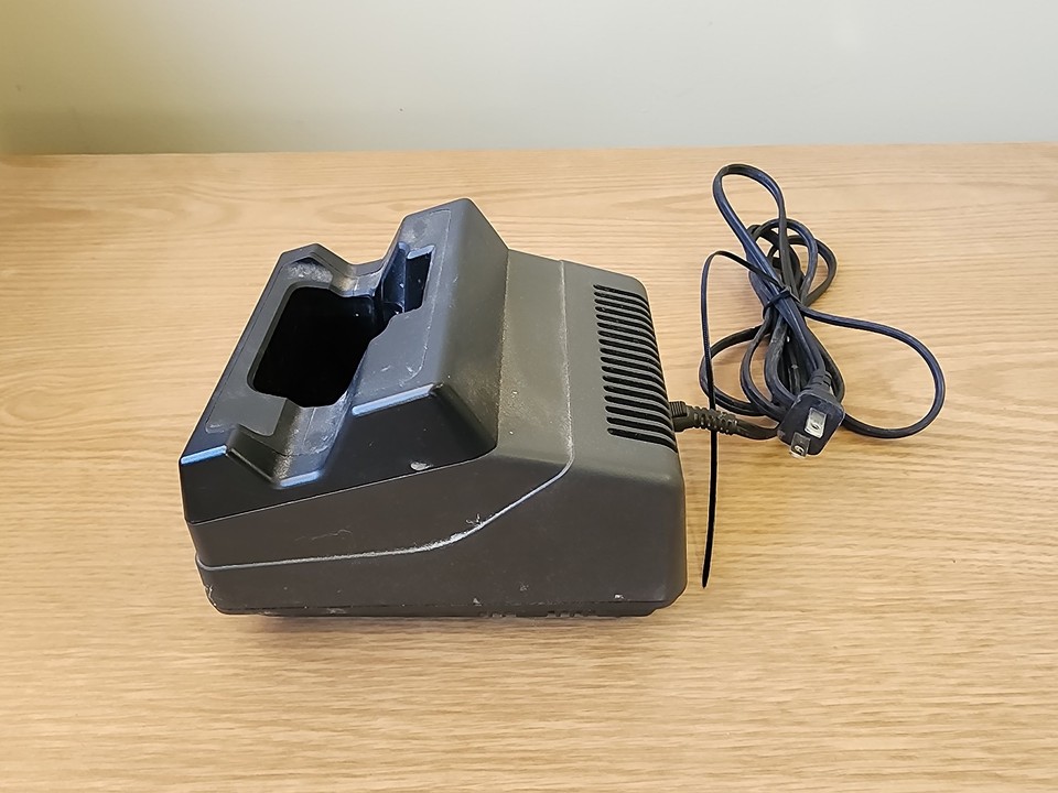 Harris XG-75 EVXG-PB78B 800 MHz Two Way Radio w/ Mic & Charger | eBay