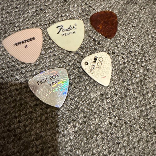 Fender Medium Pick Boy Set | eBay
