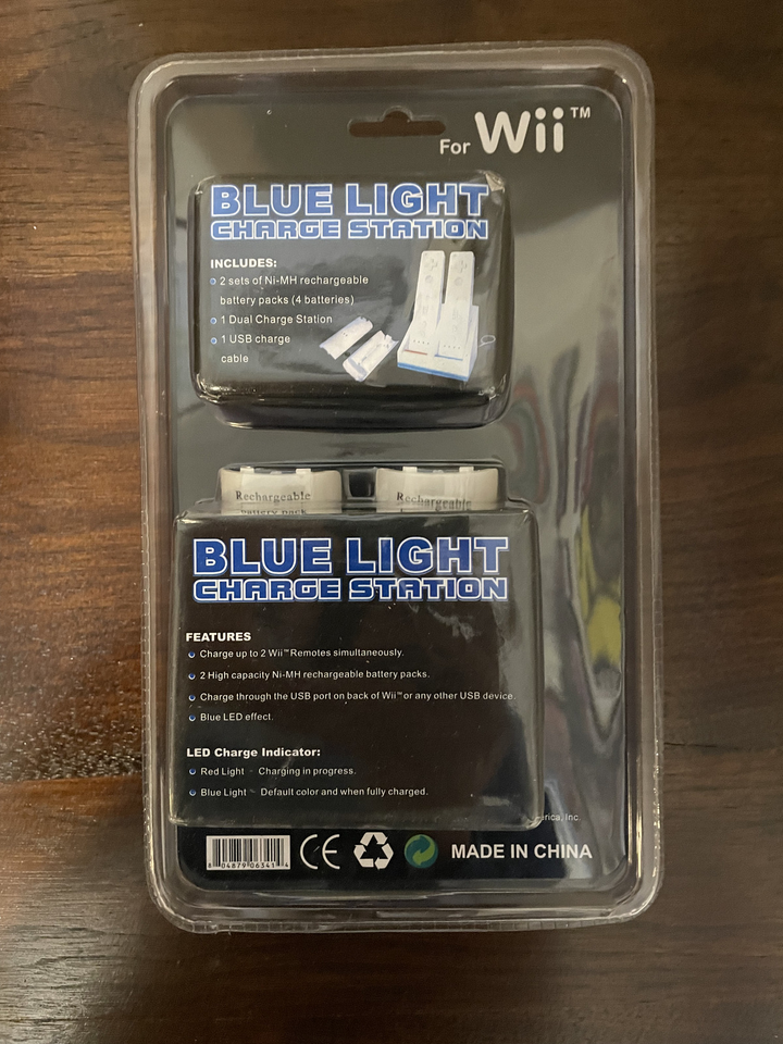 Nintendo Wii Blue Light Charge Station; dual, new in box with 2 ...