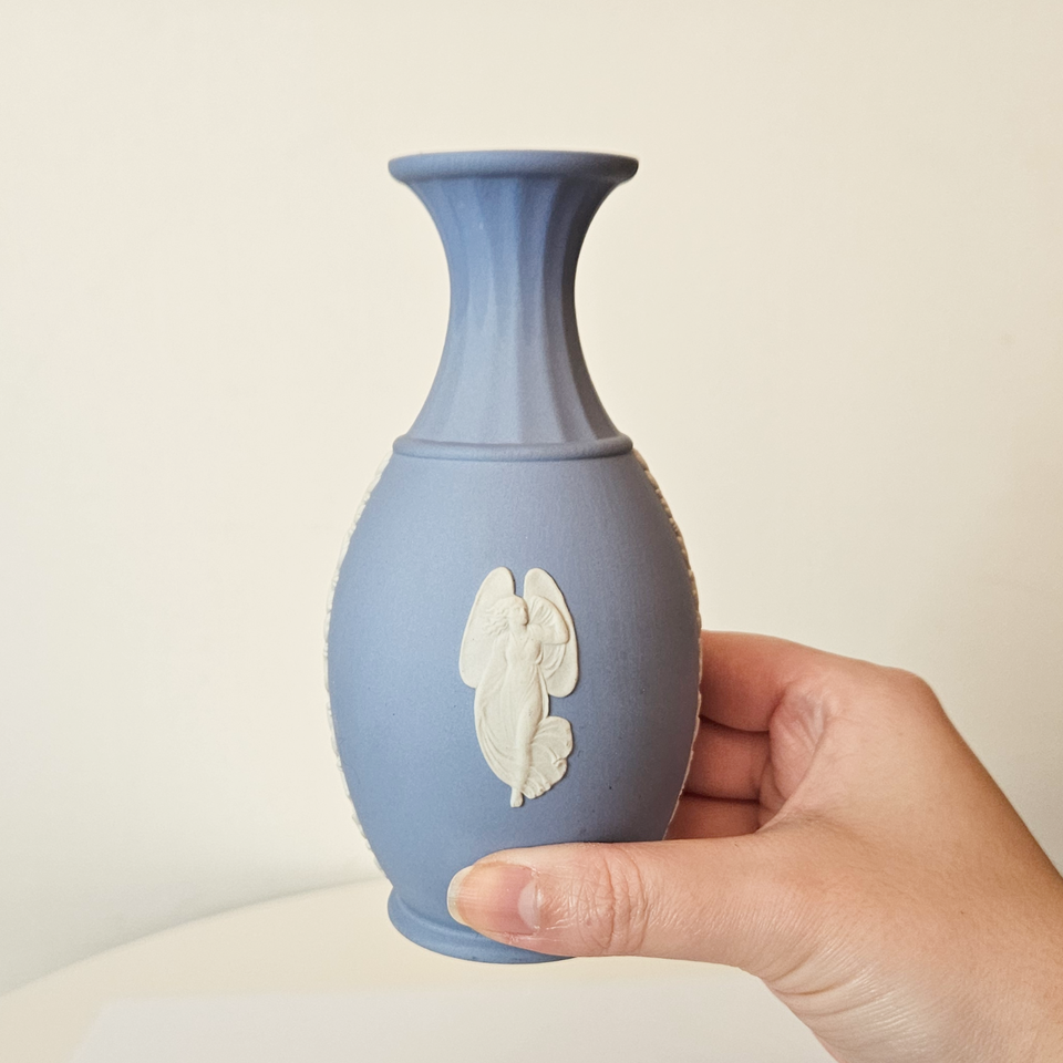 WEDGEWOOD BLUE & WHITE JASPERWARE BUD VASE ANGEL RELIEF ENGLAND UK ...