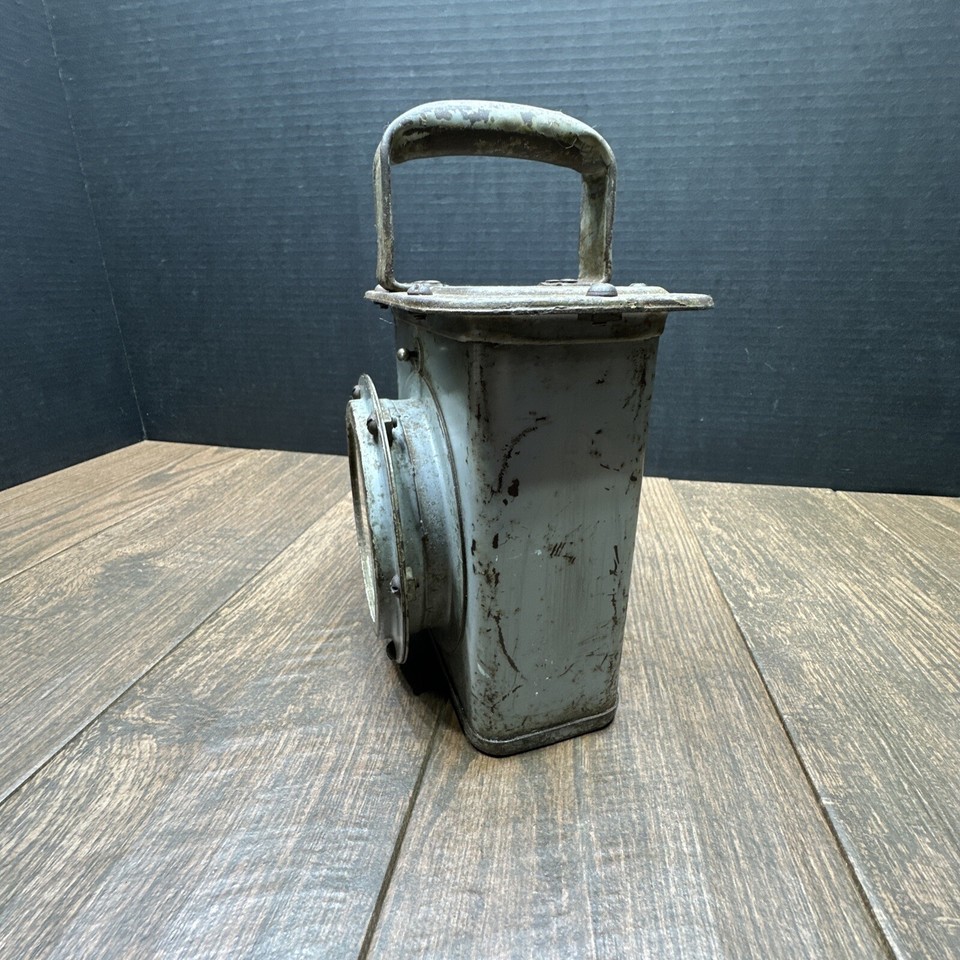 WWII NAVY SHIP BATTERY LANTERN 5293-L-5 TYPE J-I DELTA ELECTRIC USA ...
