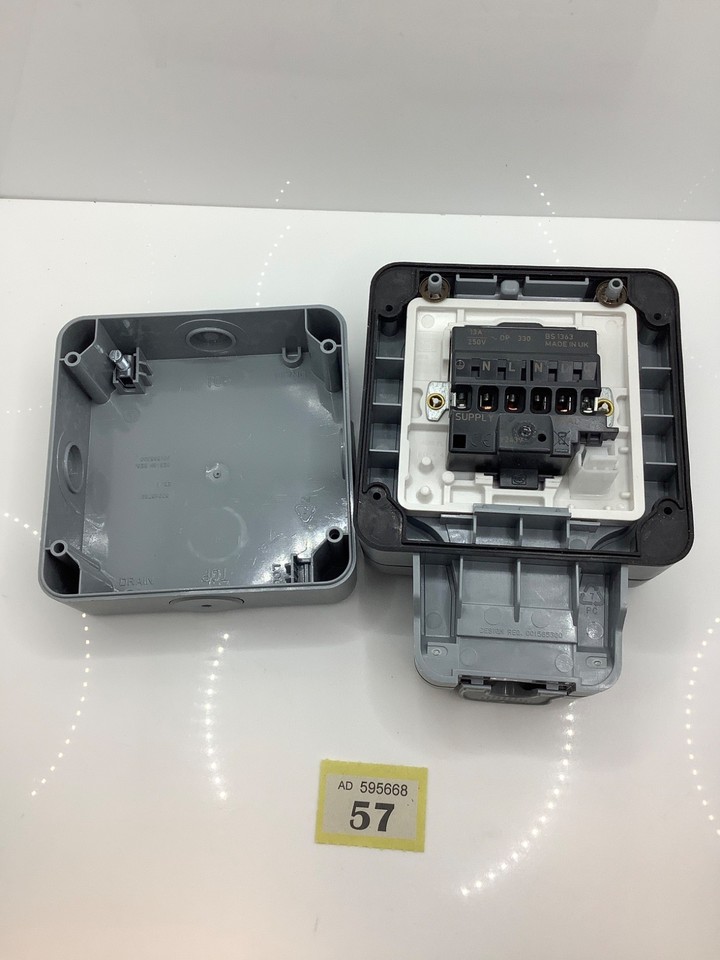 MK K56410GRY MASTERSEAL 1 GANG 13 AMP IP66 OUTDOOR SWITCHED FUSED ...