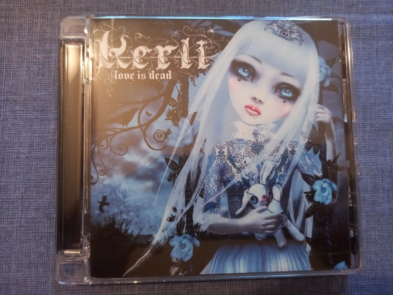 KERLI - LOVE IS DEAD. CD | eBay