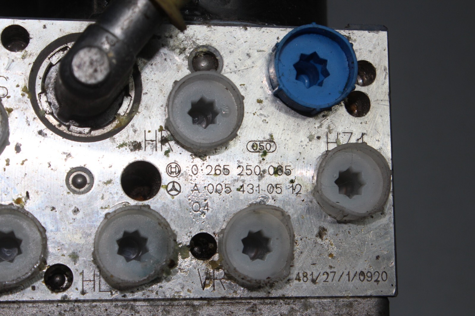 Mercedes-Benz W211 ABS Hydraulikblock Steuergerät A 0054310512 BOSCH ...