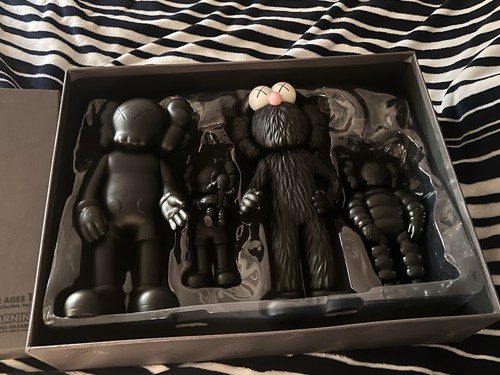 kaws family set in black vinyl figure | eBay