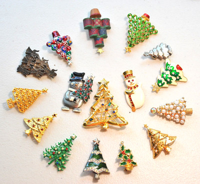 Brooch Lot vtg to now Christmas tree snowman enamel Rhinestone 1 signed ...