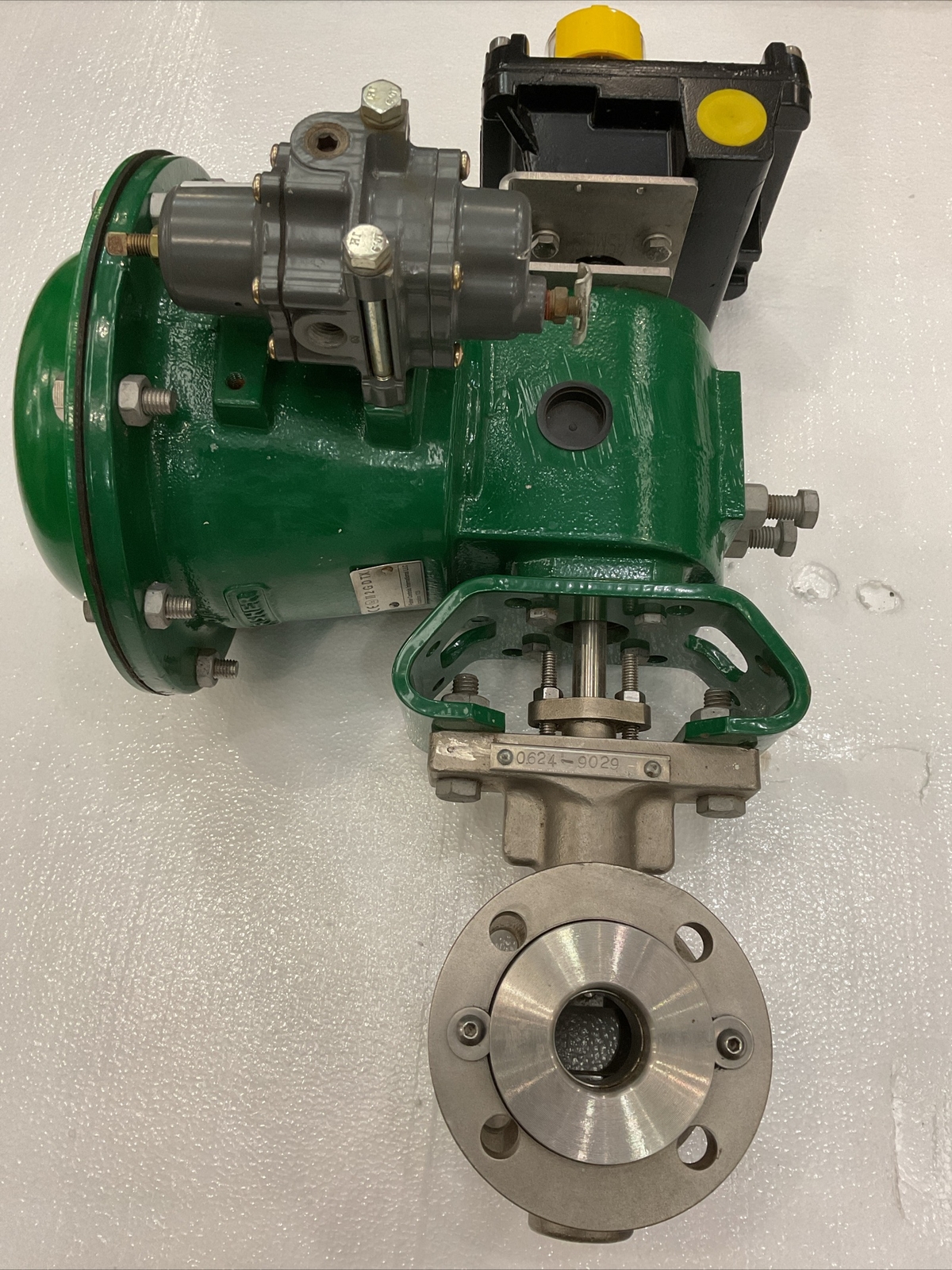 Fisher V150 1-1/2" Vee-Ball Control Valve With 2052 Size 1 Pneumatic ...