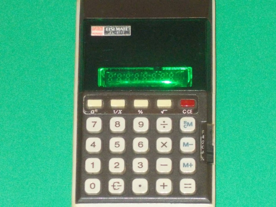 Junk Sharp Co., Ltd. Electronic Calculator Elsimate El-8117 Fluorescent ...
