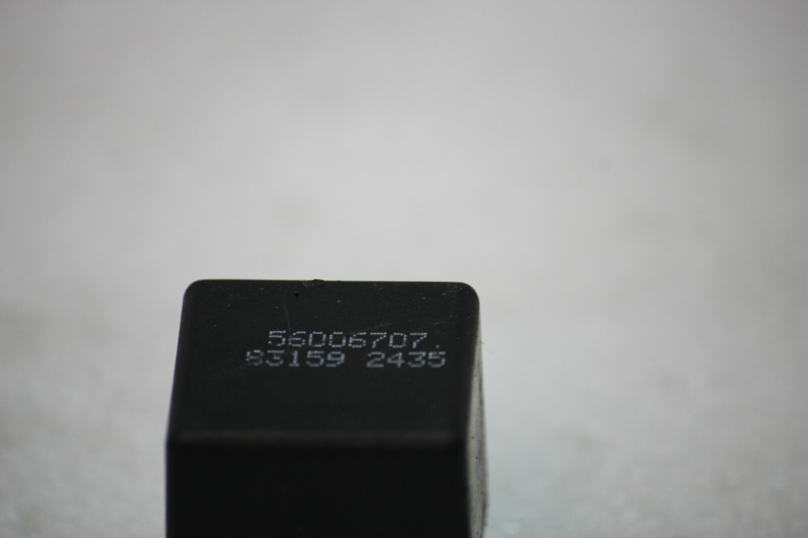 56006707 83159 2435 Chrysler Dodge Jeep Plymouth Relay Fuse #E-101K | eBay