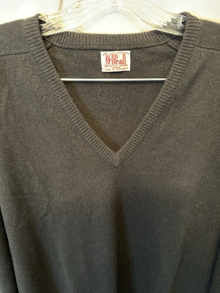 N. Peal Men’s Size XL Burlington V Neck Mongolian Cashmere Sweater ...