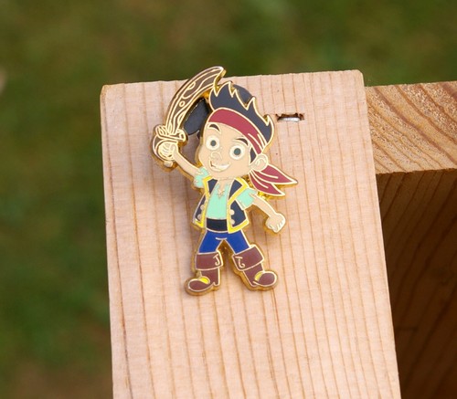 Walt Disney 2012 Jake Never Land Pirates Metal & Enamel Lapel Pin ...