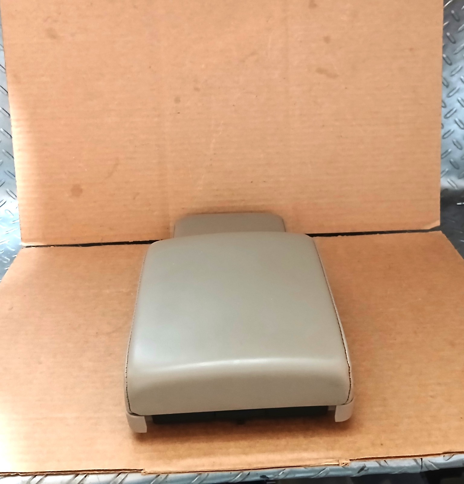 2001-05 OEM Buick LeSabre Leather Center Console Armrest Lid { 13.5 ...