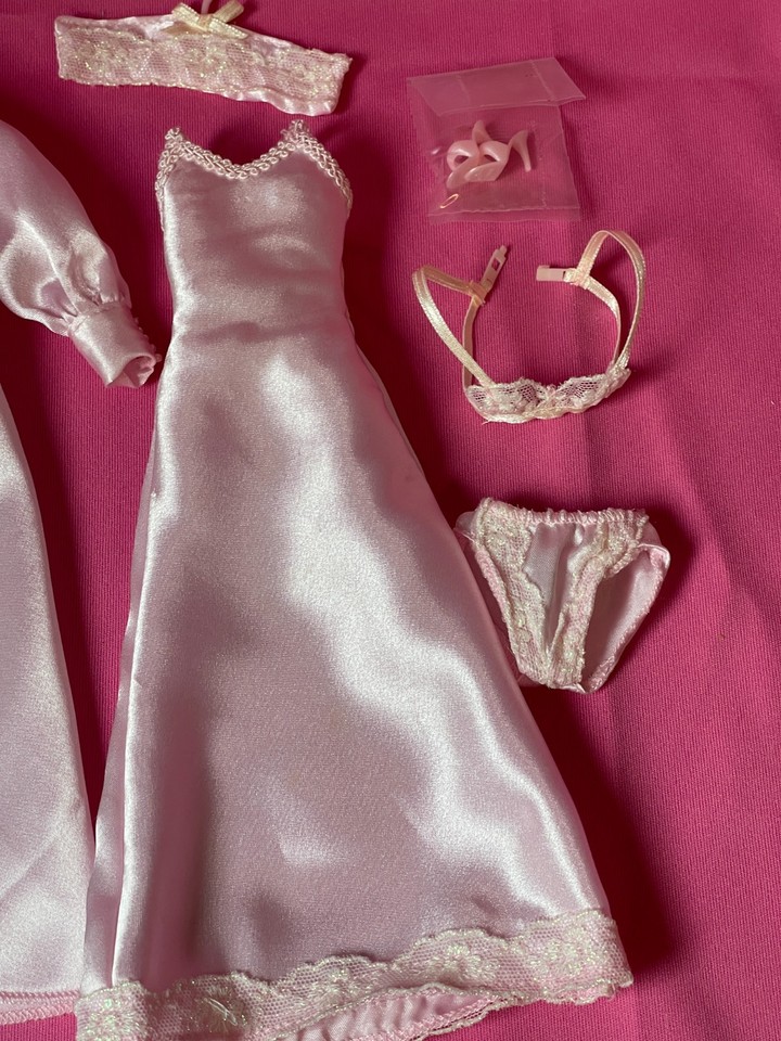 Barbie Night Gown Robe Bra Panties Shoes Classique Satin Dreams Janet ...