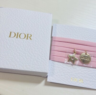 Bracelet Christian Dior rose tour de cou breloque dorée ruban string ...