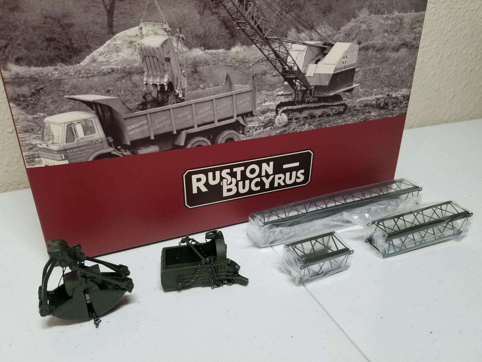 Ruston-Bucyrus 22-RB Crane, Dragline Metal Tracks - EMD 1:50 Scale # ...
