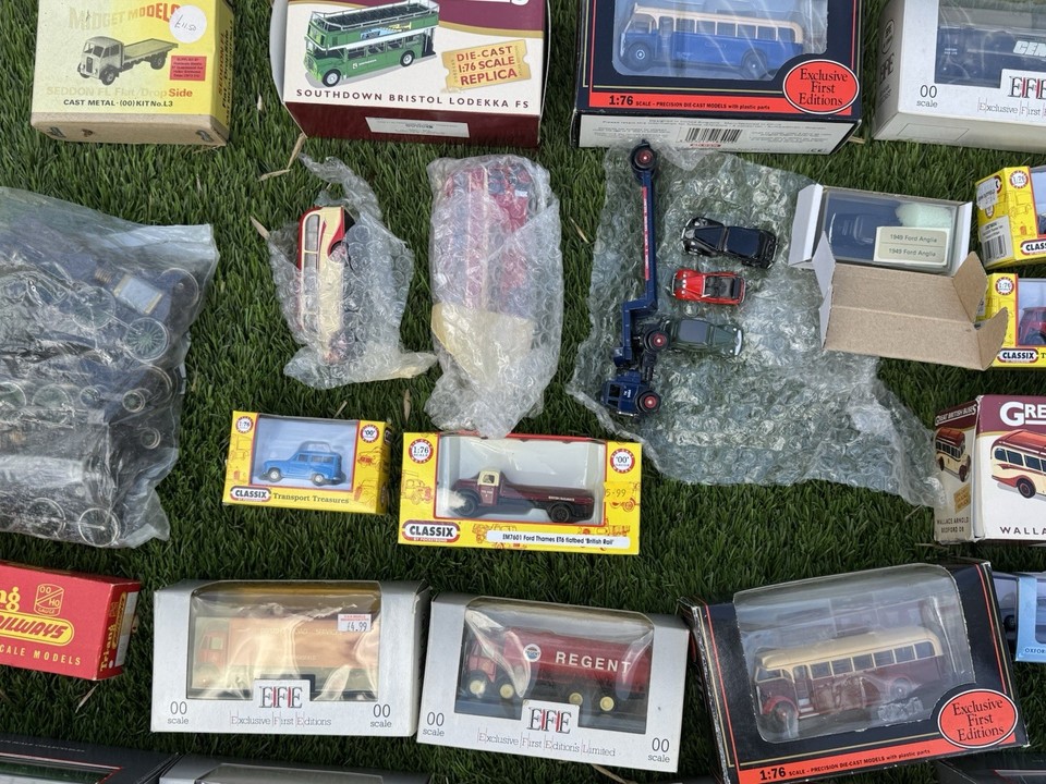 00 Scale Model Railway Bundle: Locomotives, Coaches, Buses, Cars. New ...