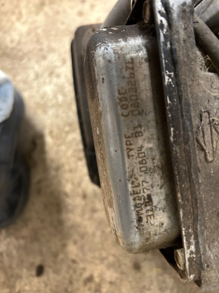 19.5HP Briggs & Stratton 31P677 0804-B1 governor gear / oil slinger ...