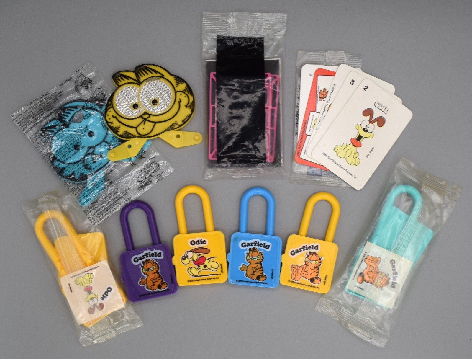 Mixed Lot of 10 Vintage Garfield Kellogg's Cereal Box Toys Locks Bike ...