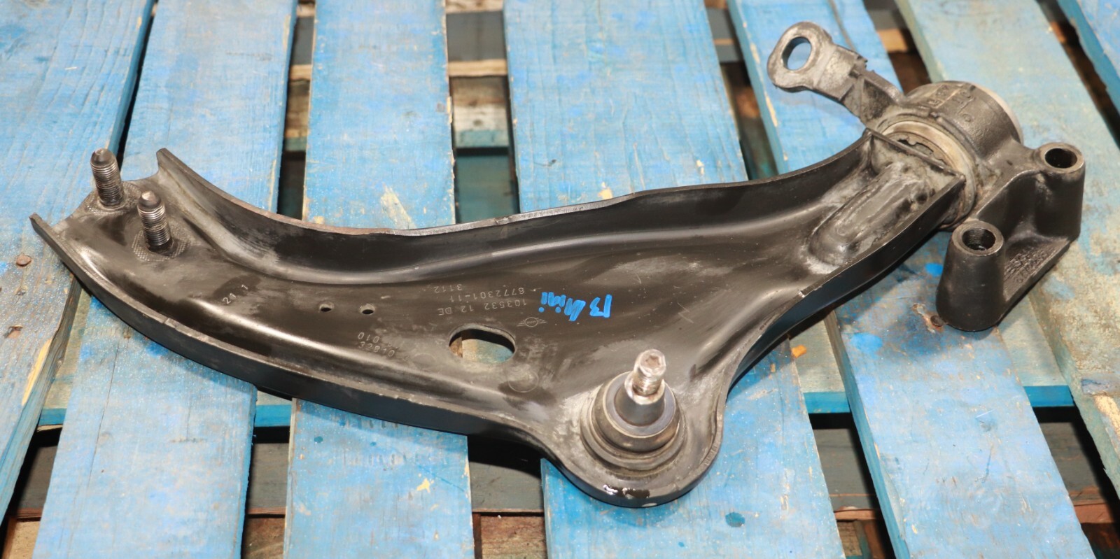 Front Left Side Lower Control Arm Wishbone Rubber Mount OEM Mini R55 ...