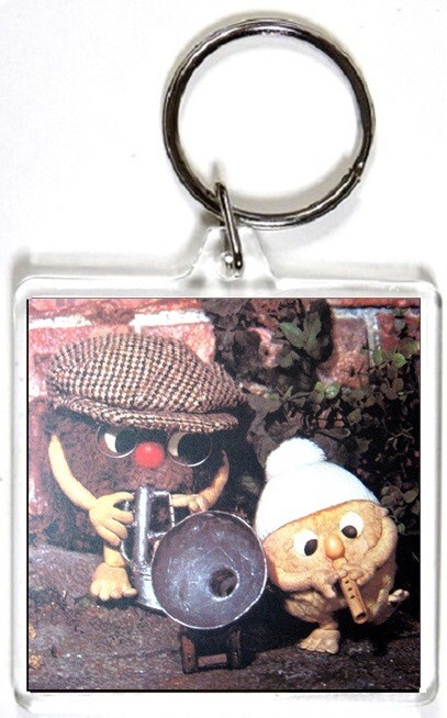 THE FLUMPS GRANDPA FLUMP PLAYING THE FLUMPET WITH POOTLE KEYRING | eBay UK