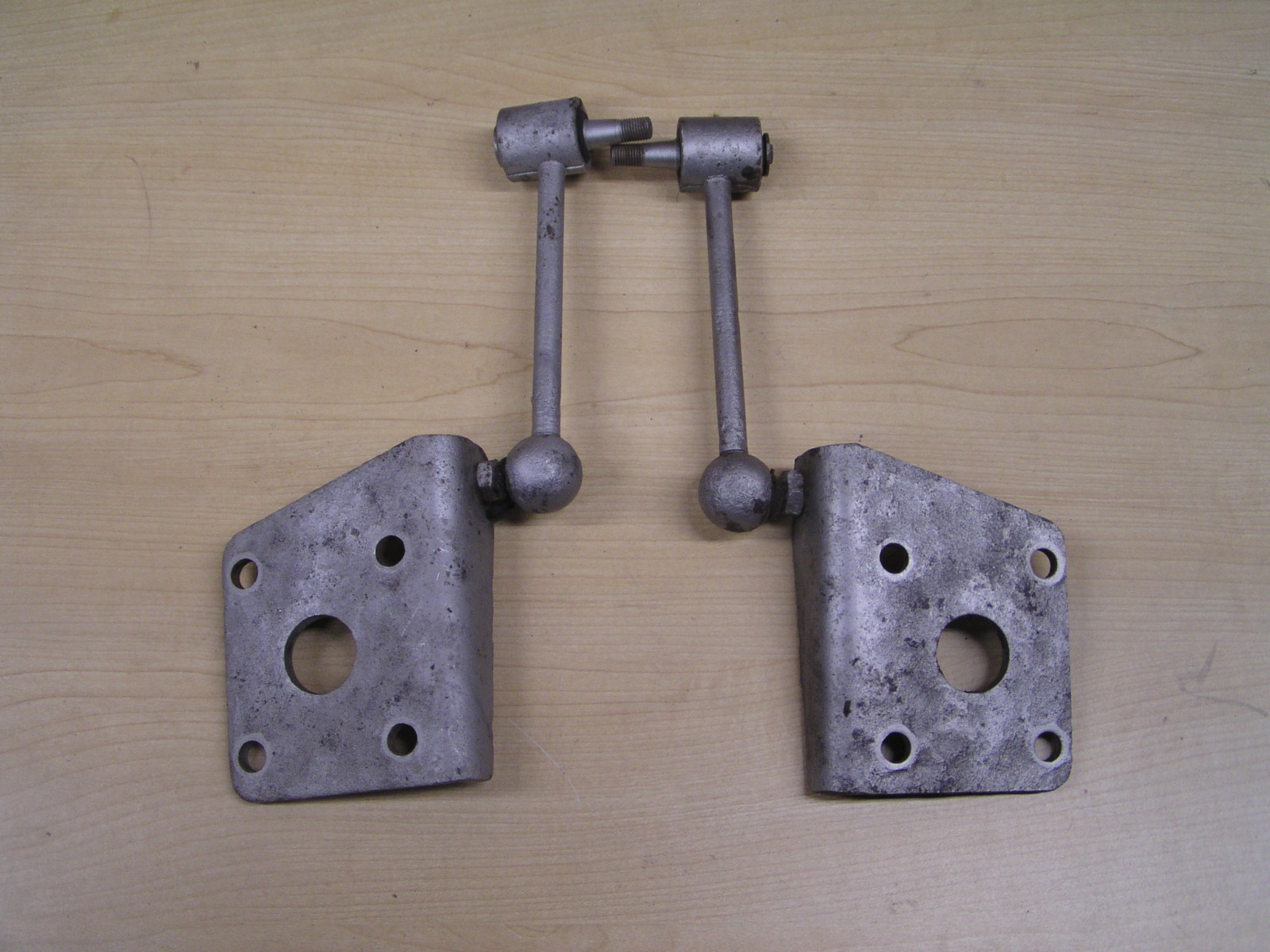 MG Midget Austin Healey Sprite Rear Axle Shock Bracket Assemblies 1964 ...