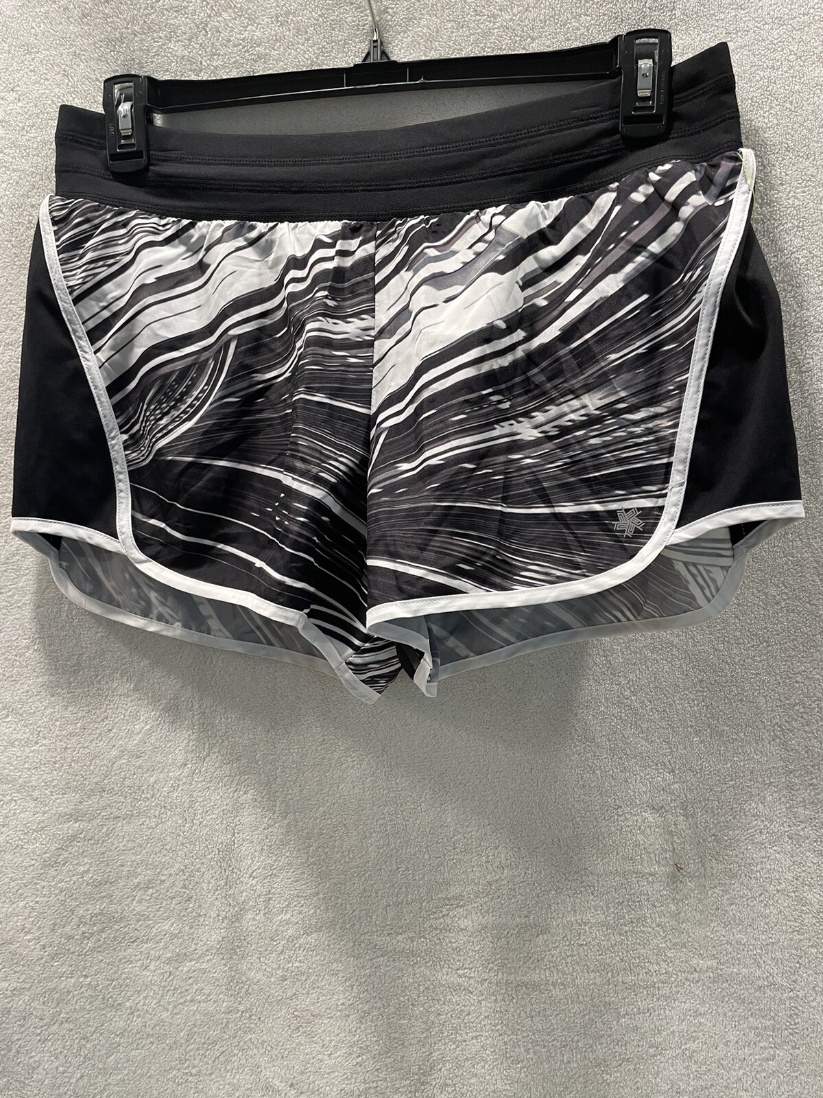 Women's Tek Gear Size Large DryTek Black Print Lined Athletic Shorts ...