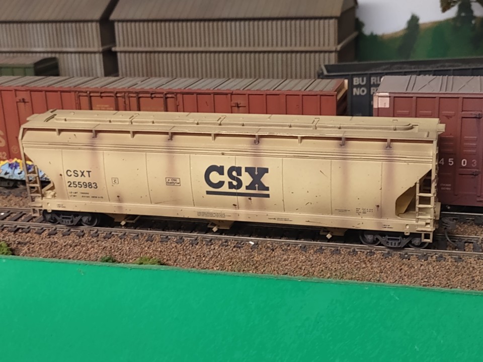 HO Scale Weathered Accurail CSX Chessie Systems 3 Bay Hopper | eBay