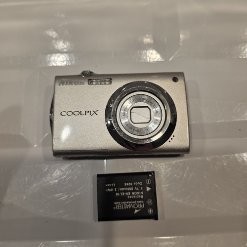 Silver Nikon Coolpix S4000 12MP Touch Screen Digital Camera Silver ...