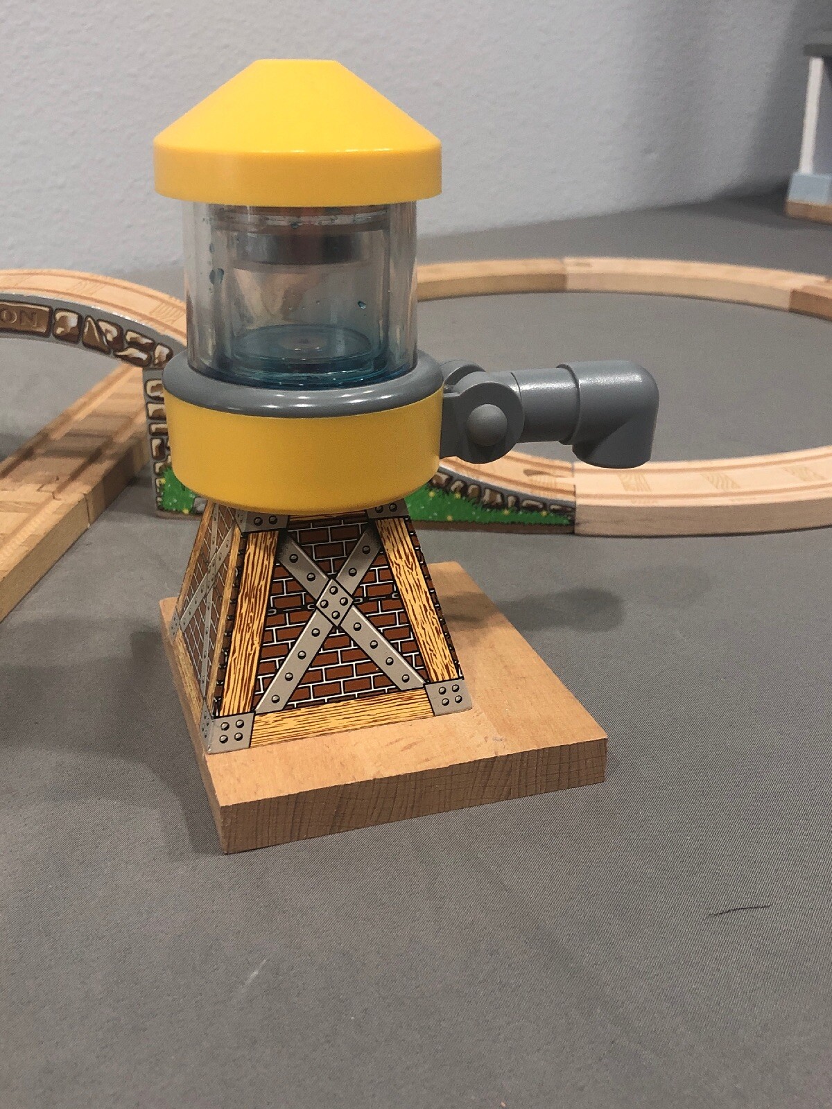 Thomas & Friends Wooden Train Water Tower Figure 8 Train set w/ light ...