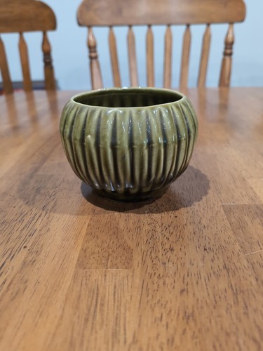 McCoy Pottery Vintage Ribbed Green 3.75" Planter / Vase Model #685 | eBay