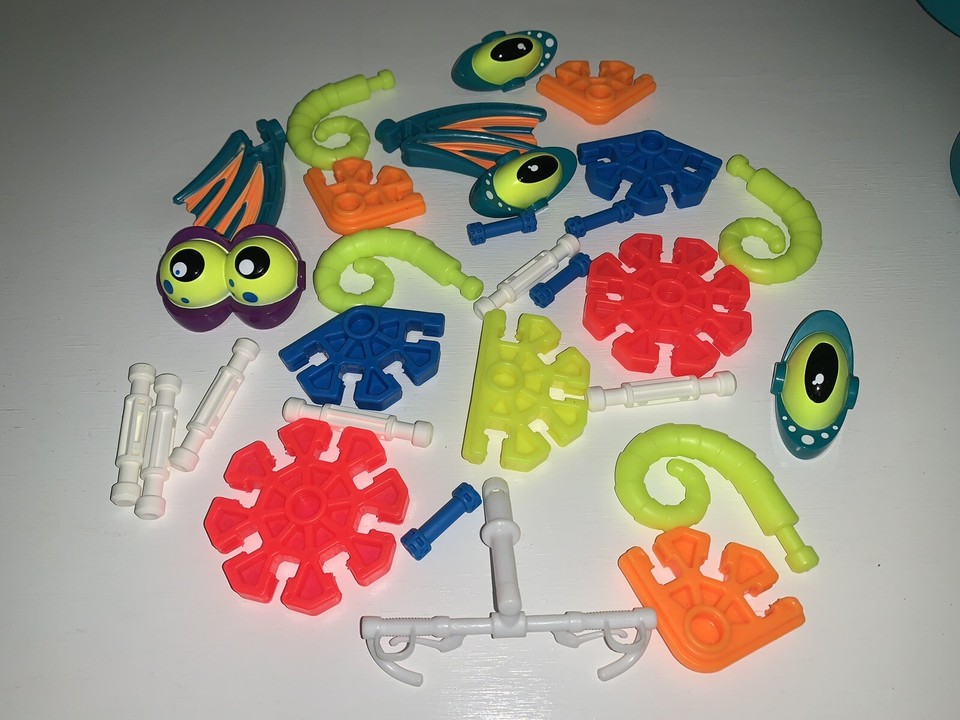 Kid Knex Creatures Preschool Set in Hard Carry Case with 31 ...