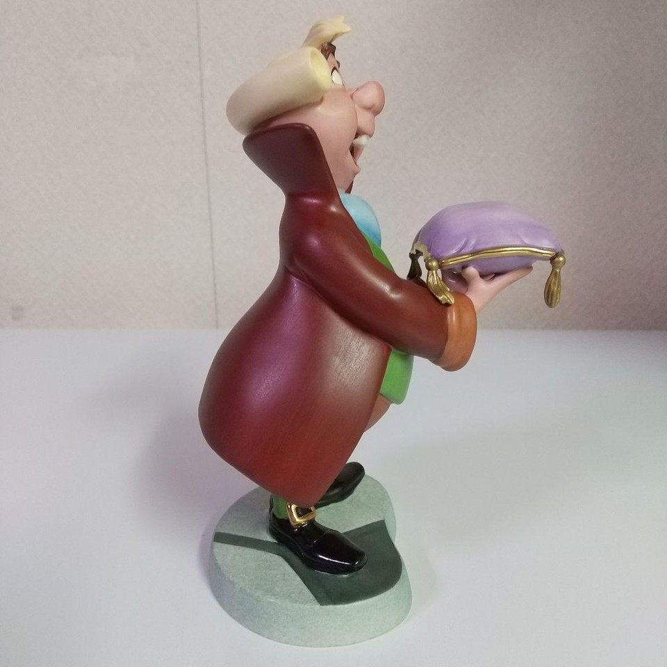 Disney WDCC Cinderella Footman Figurine 15cm Presenting The Glass ...