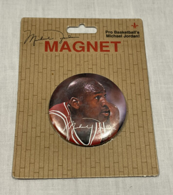 NOS VINTAGE MICHAEL JORDAN CHICAGO BULLS COLLECTIBLE ROUND BUTTON ...