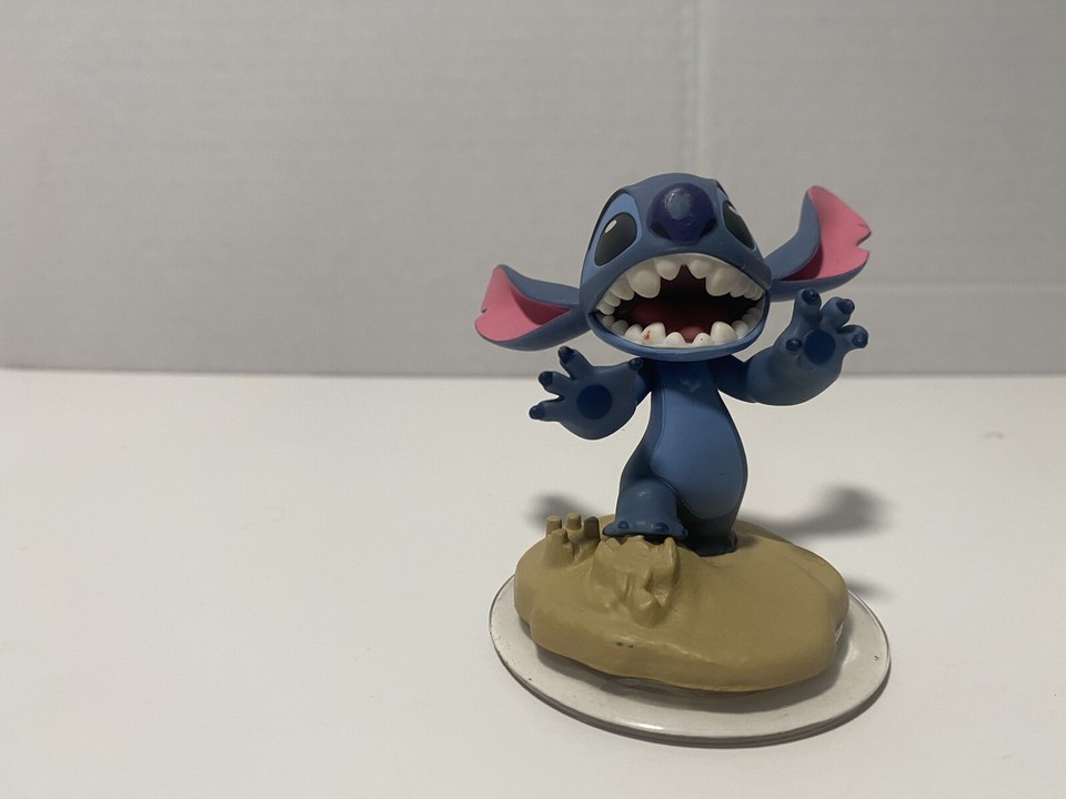 Disney Infinity Game Characters and Pieces With Pad And Game Xbox 360 ...