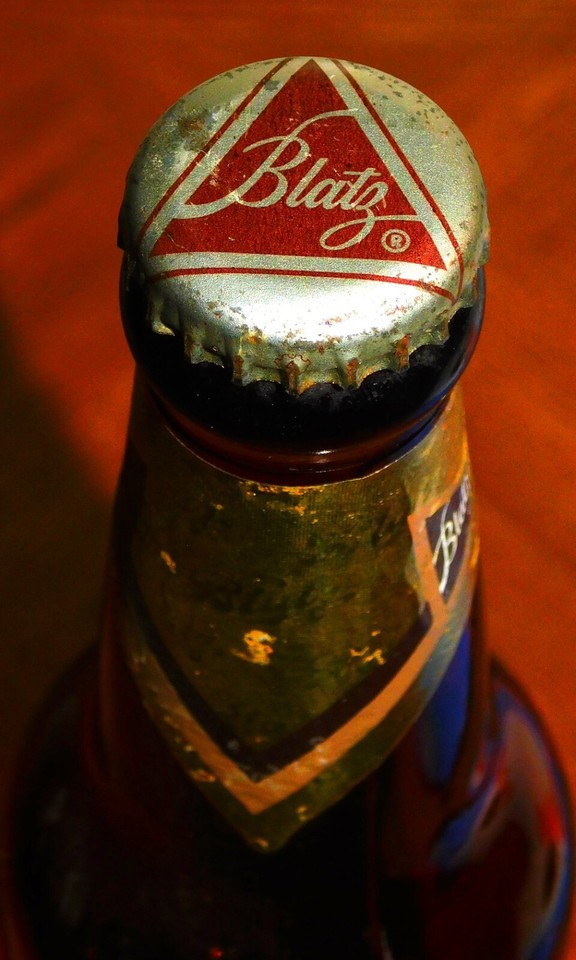 1950s BLATZ BEER 12oz. BOTTLE w/ CAP For Blatz Statue WOW!!! CASE FRESH ...