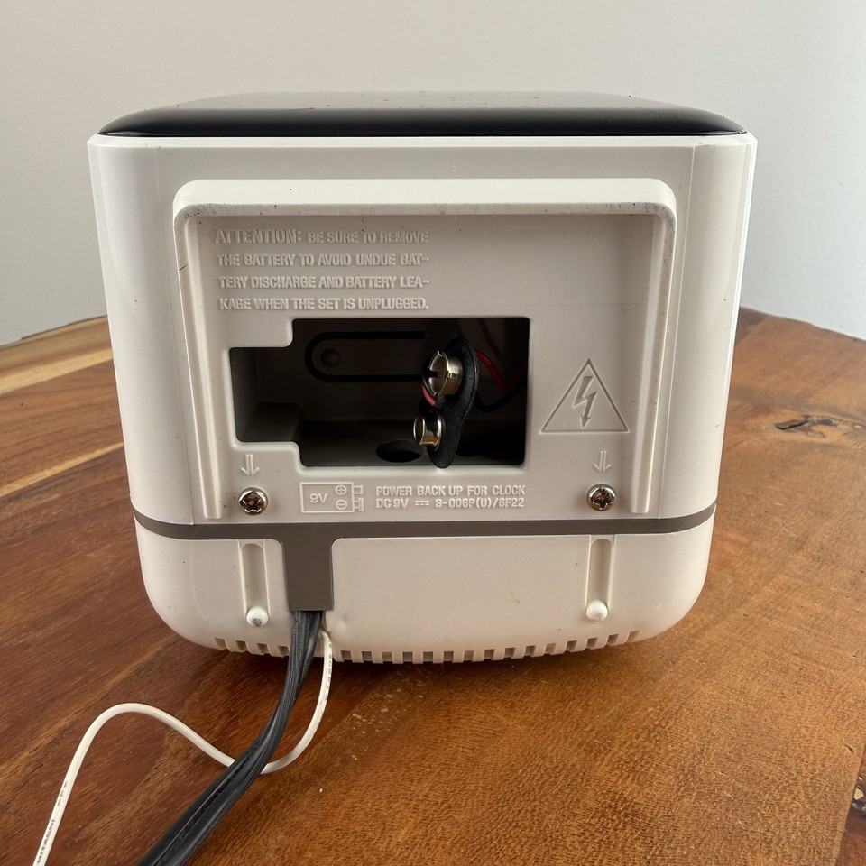 VTG Sony Dream Machine Cube AM/FM Alarm Clock Radio ICF-C101W 1980s ...