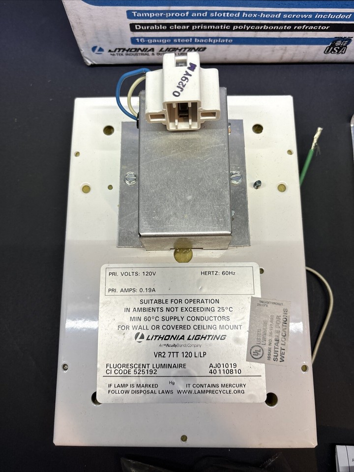 Surplus New Lithonia Lighting VR2 3GB99 Vandal Resistant Wall Pack ...