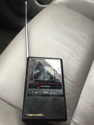 Vintage REALISTIC Pocketvision 22 Pocket Vision Hand-Held TV Model 16 ...